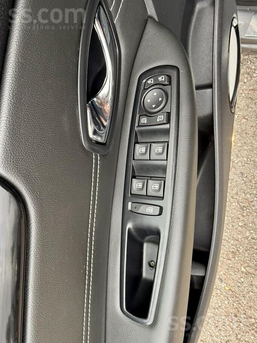 Pelēks Renault Grand Scenic 2014 Rīga, ar dzinēja tilpumu 1.50 L un nobraukumu 0 tūkst. km par 5990 €, foto 10 vietnē AUTOMOTO.COM.LV