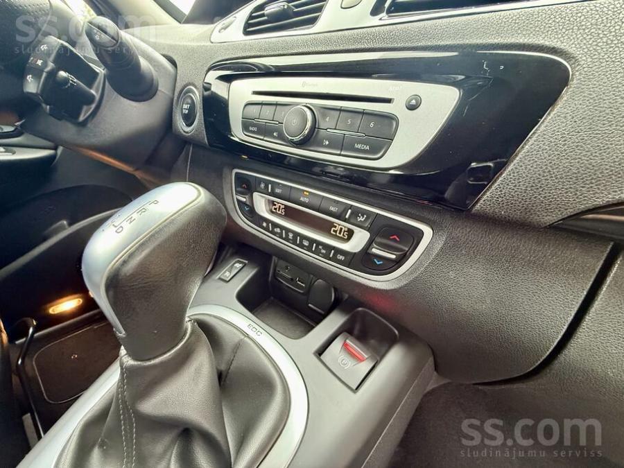 Pelēks Renault Grand Scenic 2014 Rīga, ar dzinēja tilpumu 1.50 L un nobraukumu 0 tūkst. km par 5990 €, foto 19 vietnē AUTOMOTO.COM.LV