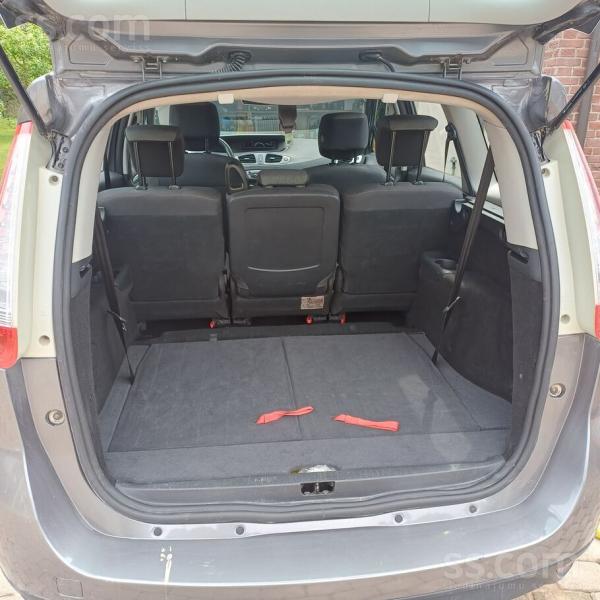 Pelēks Renault Grand Scenic 2015 Rīga, ar dzinēja tilpumu 1.50 L un nobraukumu 204 tūkst. km par 5600 €, foto 1 vietnē AUTOMOTO.COM.LV