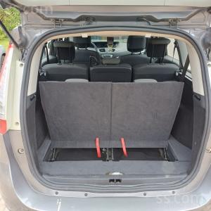 Pelēks Renault Grand Scenic 2015 Rīga, ar dzinēja tilpumu 1.50 L un nobraukumu 204 tūkst. km par 5600 €, foto 3 vietnē AUTOMOTO.COM.LV
