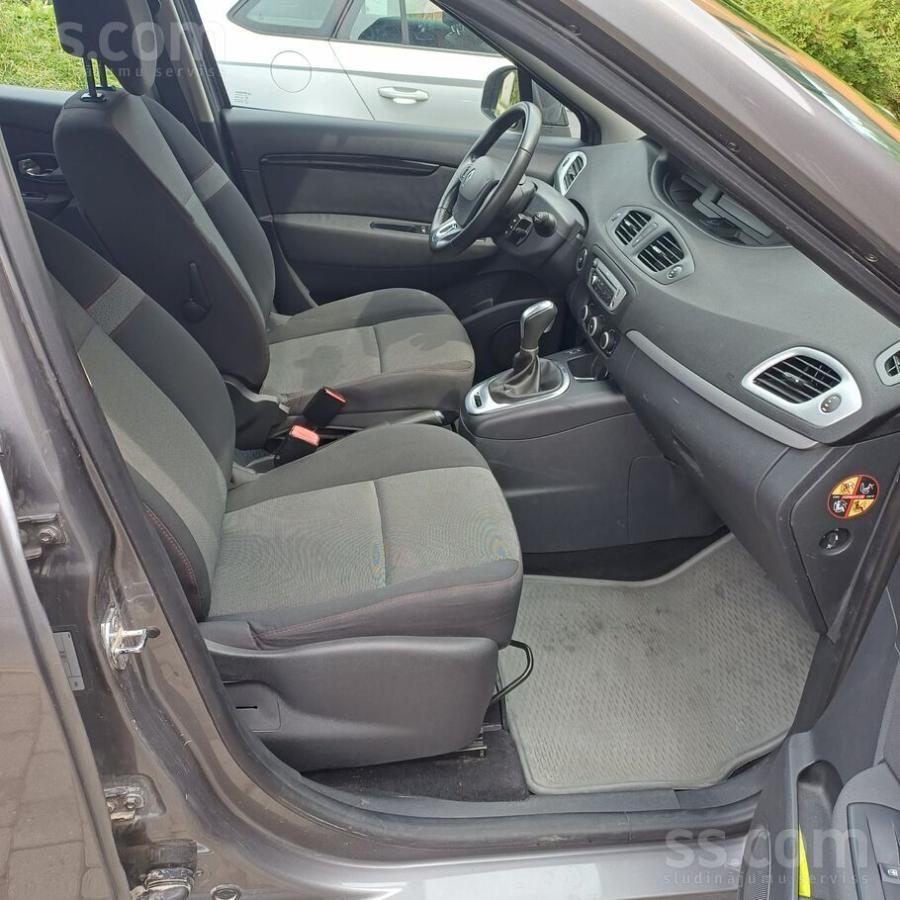Pelēks Renault Grand Scenic 2015 Rīga, ar dzinēja tilpumu 1.50 L un nobraukumu 204 tūkst. km par 5600 €, foto 6 vietnē AUTOMOTO.COM.LV