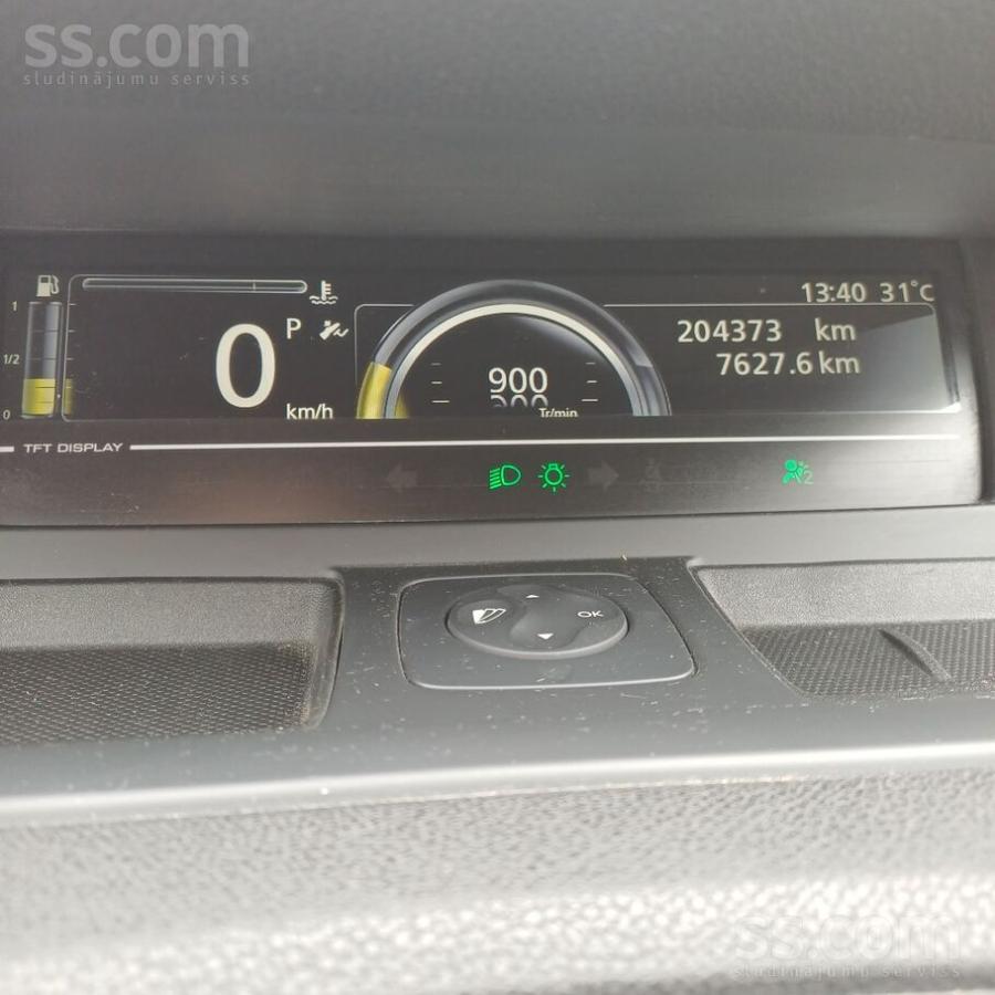 Pelēks Renault Grand Scenic 2015 Rīga, ar dzinēja tilpumu 1.50 L un nobraukumu 204 tūkst. km par 5600 €, foto 8 vietnē AUTOMOTO.COM.LV