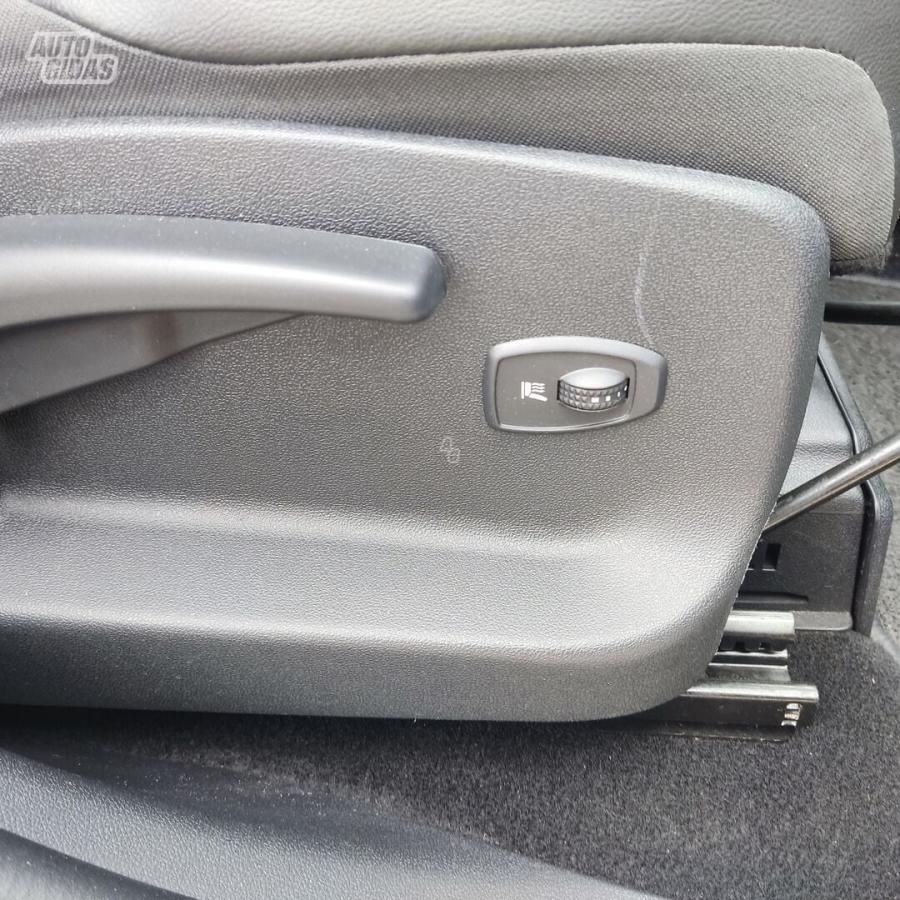 Pelēks Renault Grand Scenic 2015 Viļņa, ar dzinēja tilpumu 1.20 L un nobraukumu 125 tūkst. km par 5700 €, foto 25 vietnē AUTOMOTO.COM.LV