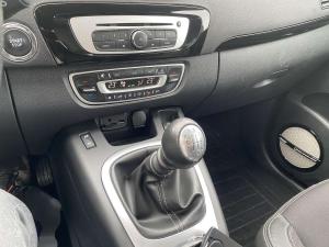 Pelēks Renault Grand Scenic 2015 Viļņa, ar dzinēja tilpumu 1.20 L un nobraukumu 99 tūkst. km par 5650 €, foto 13 vietnē AUTOMOTO.COM.LV