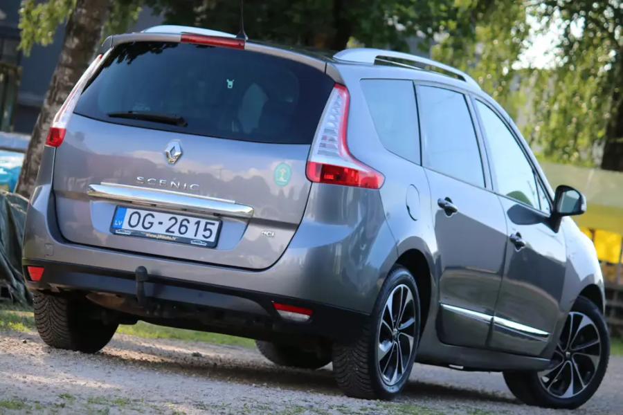 Grey Renault Grand Scenic 2016 in Riga, with an engine capacity of 1.60 L and mileage of 109 thousand km for 6990 €, photo 3 on AUTOMOTO.COM.LV