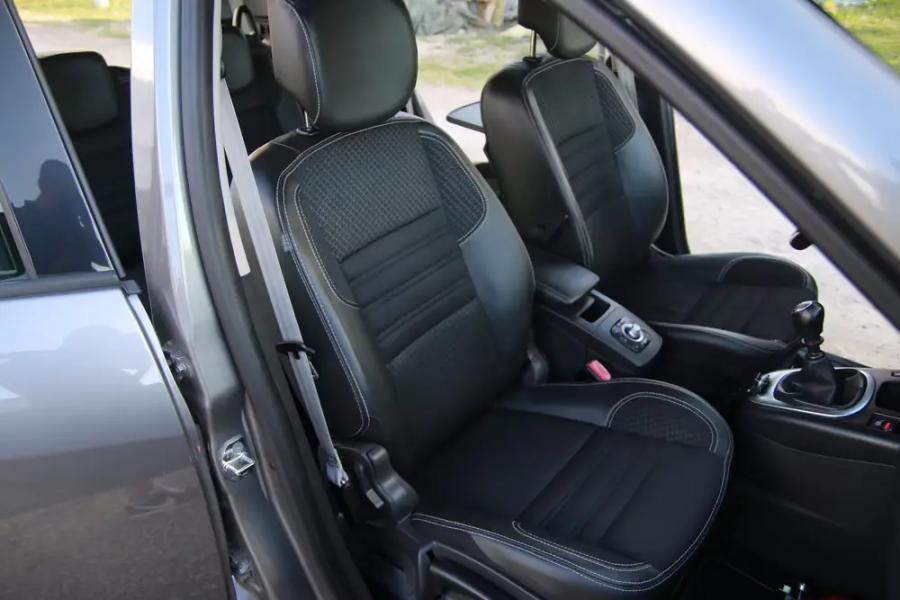 Grey Renault Grand Scenic 2016 in Riga, with an engine capacity of 1.60 L and mileage of 109 thousand km for 6990 €, photo 14 on AUTOMOTO.COM.LV