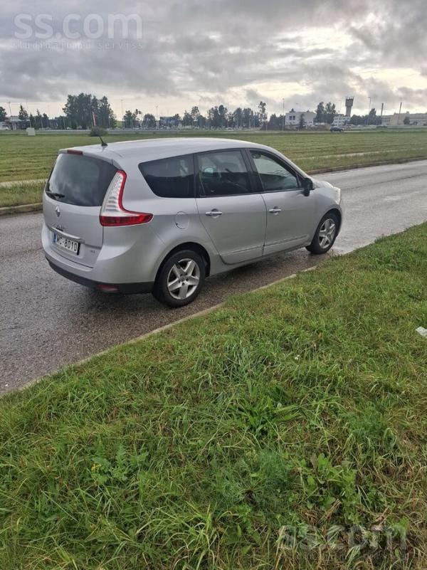 Pelēks Renault Grand Scenic 2016 Rīga, ar dzinēja tilpumu 1.60 L un nobraukumu 194 tūkst. km par 3300 €, foto 7 vietnē AUTOMOTO.COM.LV