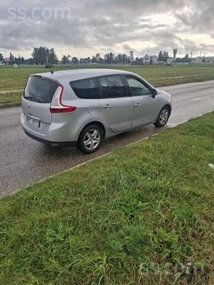 Pelēks Renault Grand Scenic 2016 Rīga, ar dzinēja tilpumu 1.60 L un nobraukumu 194 tūkst. km par 3300 €, foto 7 vietnē AUTOMOTO.COM.LV