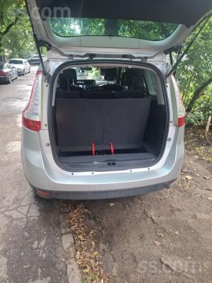 Pelēks Renault Grand Scenic 2016 Rīga, ar dzinēja tilpumu 1.60 L un nobraukumu 194 tūkst. km par 3300 €, foto 11 vietnē AUTOMOTO.COM.LV
