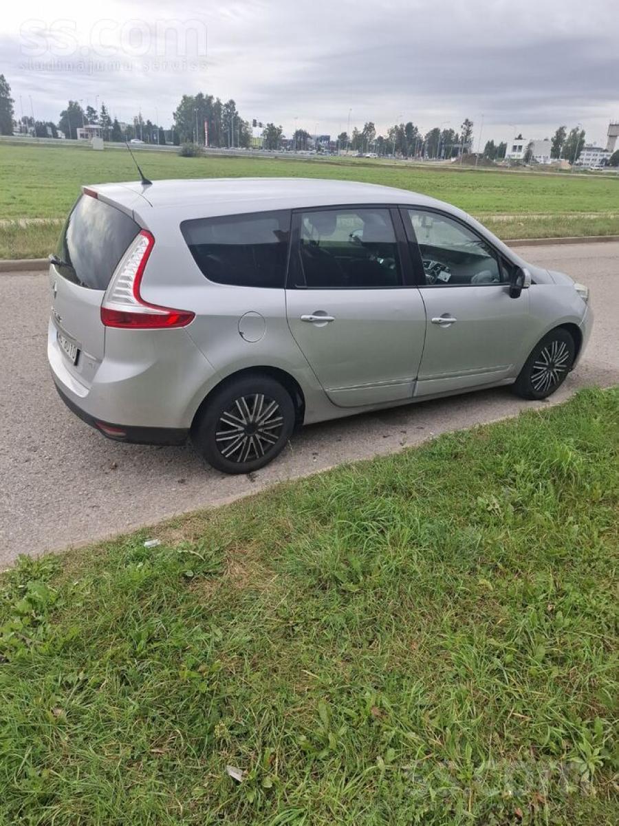 Pelēks Renault Grand Scenic 2016 Rīga, ar dzinēja tilpumu 1.60 L un nobraukumu 197 tūkst. km par 3200 €, foto 13 vietnē AUTOMOTO.COM.LV
