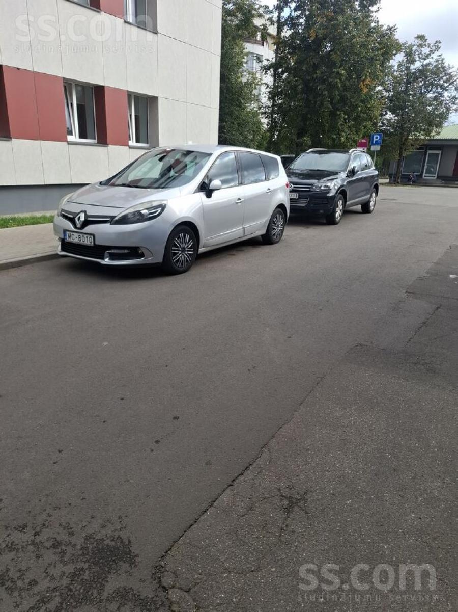 Pelēks Renault Grand Scenic 2016 Rīga, ar dzinēja tilpumu 1.60 L un nobraukumu 197 tūkst. km par 3200 €, foto 14 vietnē AUTOMOTO.COM.LV