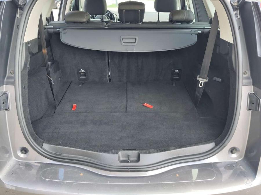 Grey Renault Grand Scenic 2016 in Kaunas, with an engine capacity of 1.46 L and mileage of 205 thousand km for 7999 €, photo 16 on AUTOMOTO.COM.LV