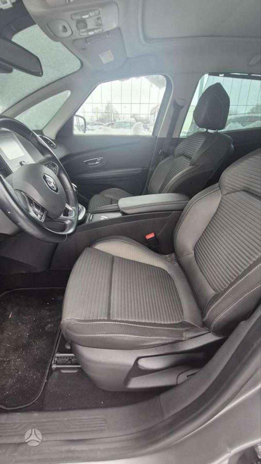 Grey Renault Grand Scenic 2017 in Marijampole, with an engine capacity of 1.20 L and mileage of 142 thousand km for 10267 €, photo 7 on AUTOMOTO.COM.LV