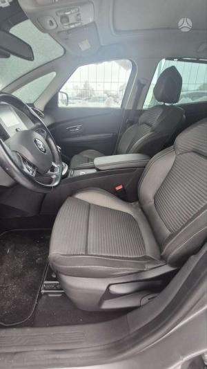 Grey Renault Grand Scenic 2017 in Marijampole, with an engine capacity of 1.20 L and mileage of 142 thousand km for 10267 €, photo 7 on AUTOMOTO.COM.LV