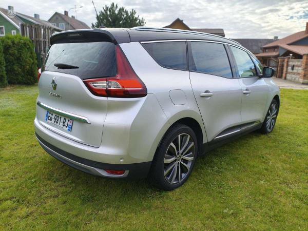 Grey Renault Grand Scenic 2017 in Taurage, with an engine capacity of 1.20 L and mileage of 181 thousand km for 8899 €, photo 2 on AUTOMOTO.COM.LV