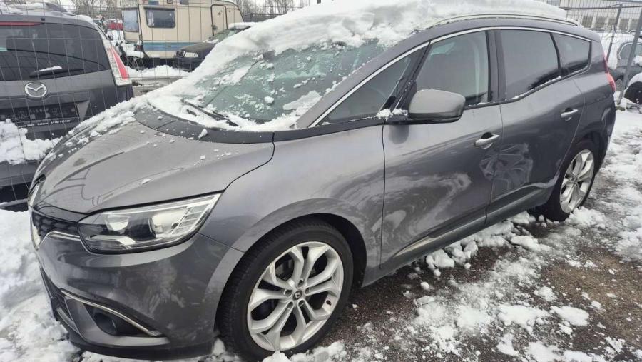 Grey Renault Grand Scenic 2017 in Marijampole, with an engine capacity of 1.20 L and mileage of 143 thousand km for 10388 €, photo 1 on AUTOMOTO.COM.LV