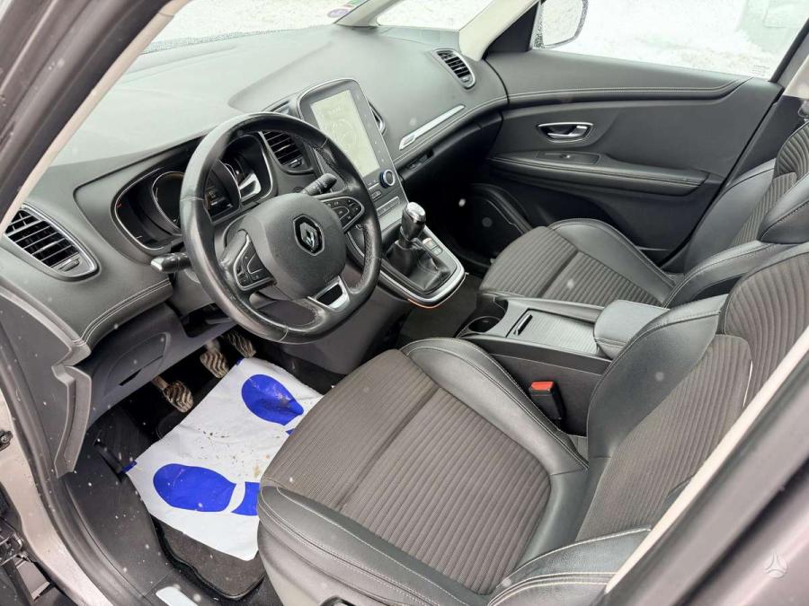 Grey Renault Grand Scenic 2017 in Taurage, with an engine capacity of 1.20 L and mileage of 146 thousand km for 8499 €, photo 21 on AUTOMOTO.COM.LV