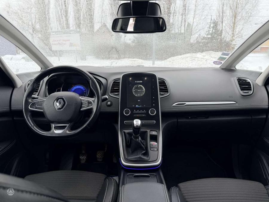 Grey Renault Grand Scenic 2017 in Taurage, with an engine capacity of 1.20 L and mileage of 146 thousand km for 8499 €, photo 32 on AUTOMOTO.COM.LV