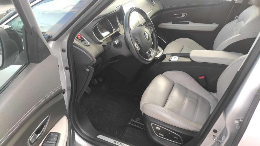 Grey Renault Grand Scenic 2017 in Taurage, with an engine capacity of 1.20 L and mileage of 181 thousand km for 8499 €, photo 16 on AUTOMOTO.COM.LV