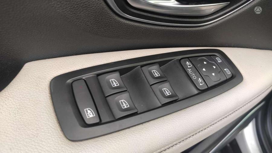 Grey Renault Grand Scenic 2017 in Taurage, with an engine capacity of 1.20 L and mileage of 181 thousand km for 8499 €, photo 19 on AUTOMOTO.COM.LV