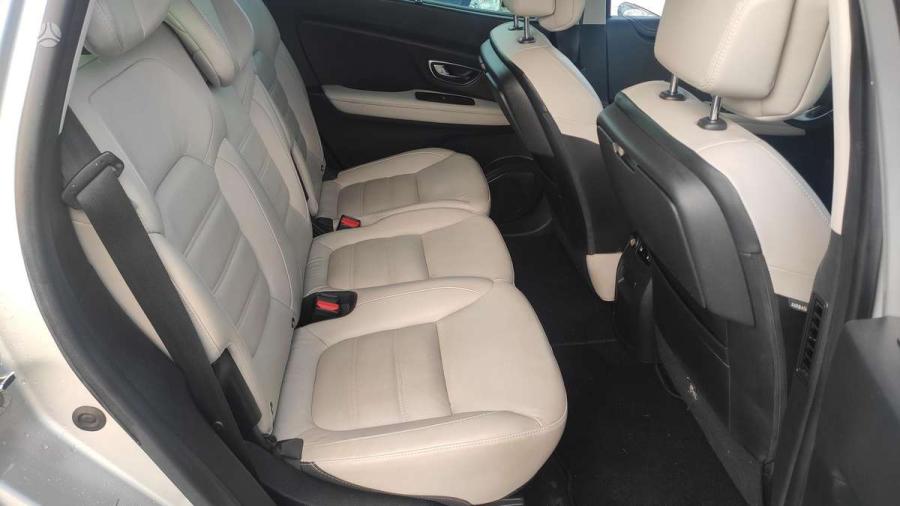 Grey Renault Grand Scenic 2017 in Taurage, with an engine capacity of 1.20 L and mileage of 181 thousand km for 8499 €, photo 24 on AUTOMOTO.COM.LV
