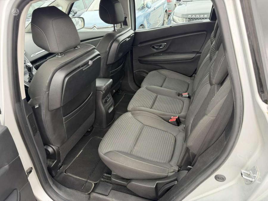 Grey Renault Grand Scenic 2017 in Taurage, with an engine capacity of 1.46 L and mileage of 192 thousand km for 7500 €, photo 7 on AUTOMOTO.COM.LV