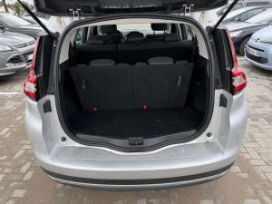 Grey Renault Grand Scenic 2017 in Taurage, with an engine capacity of 1.46 L and mileage of 192 thousand km for 7500 €, photo 8 on AUTOMOTO.COM.LV