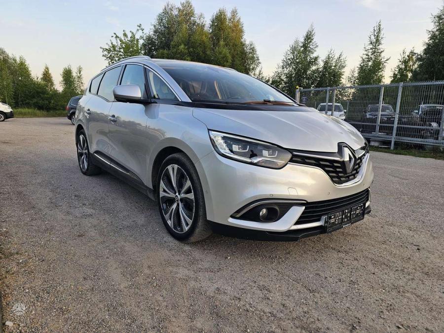 Grey Renault Grand Scenic 2017 in Pakruojis, with an engine capacity of 1.20 L and mileage of 128 thousand km for 8700 €, photo 3 on AUTOMOTO.COM.LV