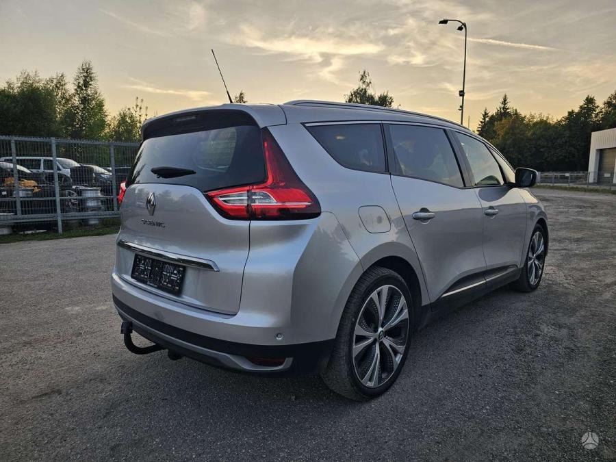 Grey Renault Grand Scenic 2017 in Pakruojis, with an engine capacity of 1.20 L and mileage of 128 thousand km for 8700 €, photo 5 on AUTOMOTO.COM.LV