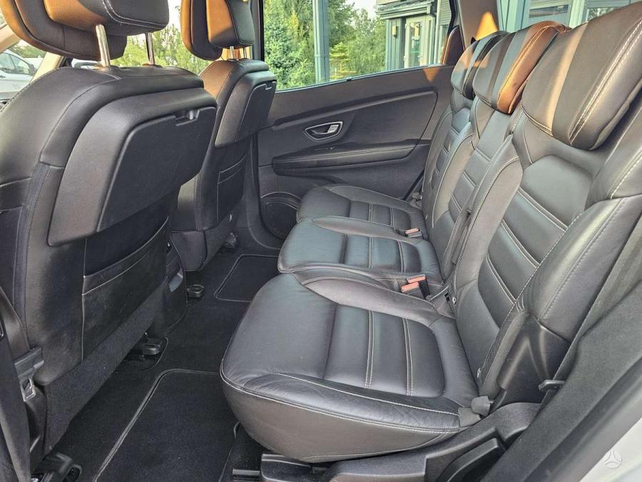 Grey Renault Grand Scenic 2017 in Pakruojis, with an engine capacity of 1.20 L and mileage of 128 thousand km for 8700 €, photo 8 on AUTOMOTO.COM.LV