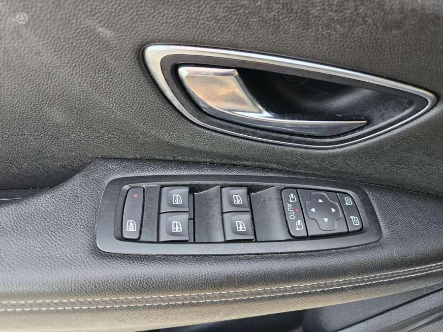 Grey Renault Grand Scenic 2017 in Pakruojis, with an engine capacity of 1.20 L and mileage of 128 thousand km for 8700 €, photo 11 on AUTOMOTO.COM.LV