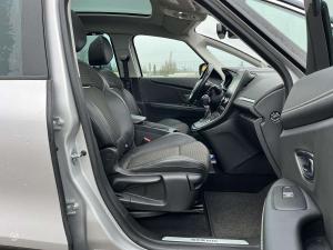 Grey Renault Grand Scenic 2018 in Taurage, with an engine capacity of 1.46 L and mileage of 212 thousand km for 11200 €, photo 13 on AUTOMOTO.COM.LV