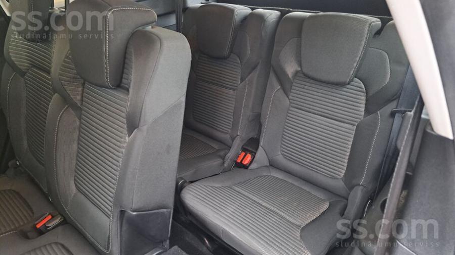 Grey Renault Grand Scenic 2018 in Ogre, with an engine capacity of 1.20 L and mileage of 205 thousand km for 8850 €, photo 18 on AUTOMOTO.COM.LV