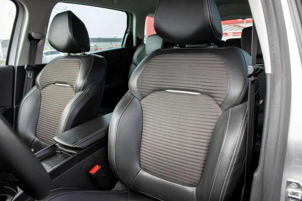 Grey Renault Grand Scenic 2020 in Kaunas, with an engine capacity of 1.75 L and mileage of 218 thousand km for 11900 €, photo 11 on AUTOMOTO.COM.LV