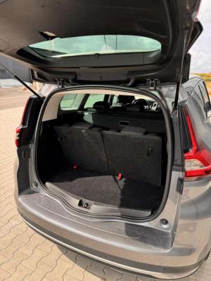 Pelēks Renault Grand Scenic 2020 Klaipėda, ar dzinēja tilpumu 1.70 L un nobraukumu 207 tūkst. km par 7700 €, foto 9 vietnē AUTOMOTO.COM.LV
