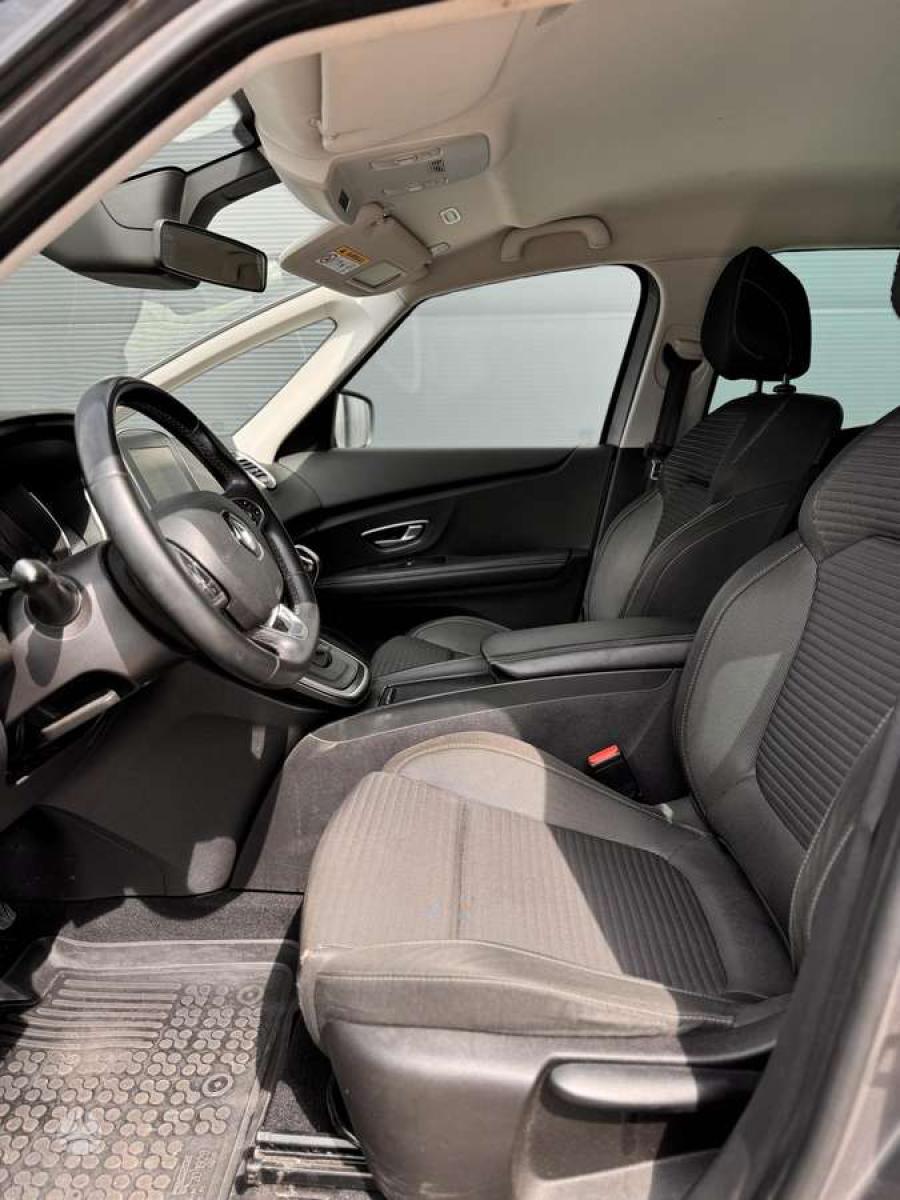 Pelēks Renault Grand Scenic 2020 Klaipėda, ar dzinēja tilpumu 1.70 L un nobraukumu 207 tūkst. km par 7700 €, foto 24 vietnē AUTOMOTO.COM.LV