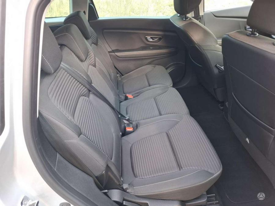 Pelēks Renault Grand Scenic 2021 Kauņa, ar dzinēja tilpumu 1.75 L un nobraukumu 129 tūkst. km par 9650 €, foto 12 vietnē AUTOMOTO.COM.LV