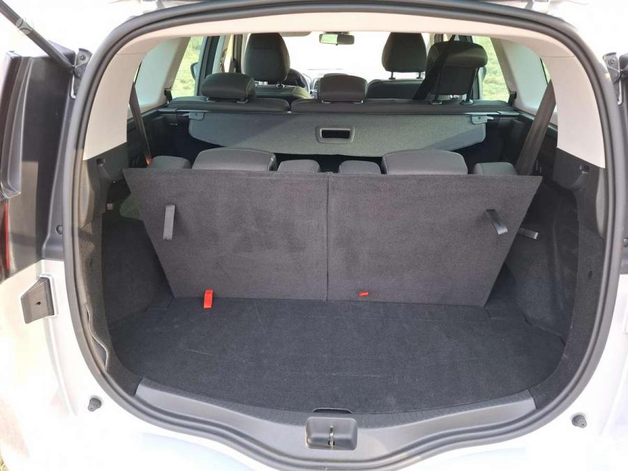 Pelēks Renault Grand Scenic 2021 Kauņa, ar dzinēja tilpumu 1.75 L un nobraukumu 129 tūkst. km par 9650 €, foto 13 vietnē AUTOMOTO.COM.LV