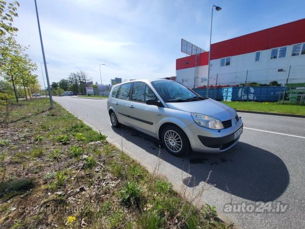 Pelēks Renault Grand Scenic 2006 Tallina, ar dzinēja tilpumu 2.00 L un nobraukumu 232 tūkst. km par 1800 €, foto 3 vietnē AUTOMOTO.COM.LV