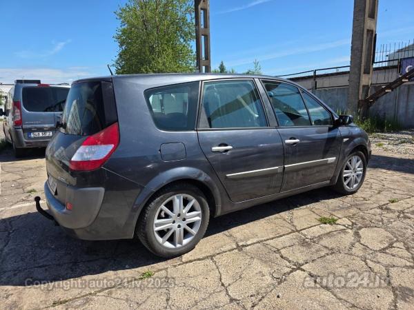 Pelēks Renault Grand Scenic 2006 Tallina, ar dzinēja tilpumu 2.00 L un nobraukumu 269 tūkst. km par 899 €, foto 3 vietnē AUTOMOTO.COM.LV