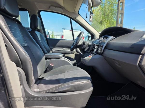 Pelēks Renault Grand Scenic 2006 Tallina, ar dzinēja tilpumu 2.00 L un nobraukumu 269 tūkst. km par 899 €, foto 6 vietnē AUTOMOTO.COM.LV