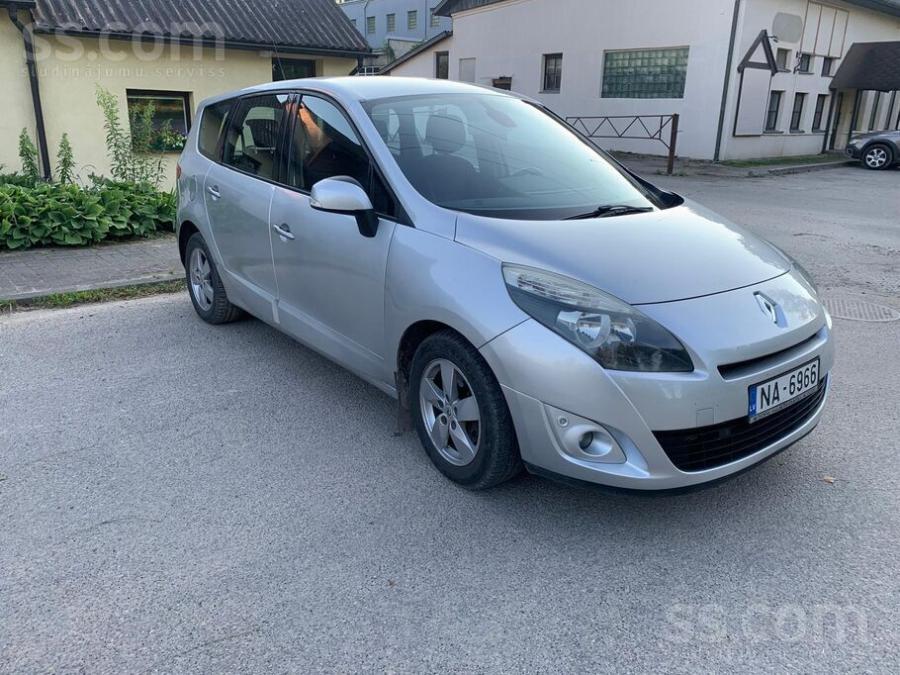Grey Renault Grand Scenic 2009 in Ogre, with an engine capacity of 1.90 L and mileage of 466 thousand km for 3400 €, photo 1 on AUTOMOTO.COM.LV