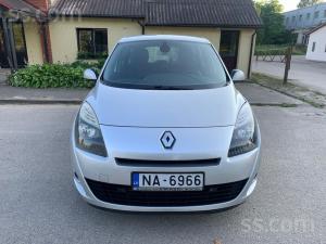 Grey Renault Grand Scenic 2009 in Ogre, with an engine capacity of 1.90 L and mileage of 466 thousand km for 3400 €, photo 3 on AUTOMOTO.COM.LV