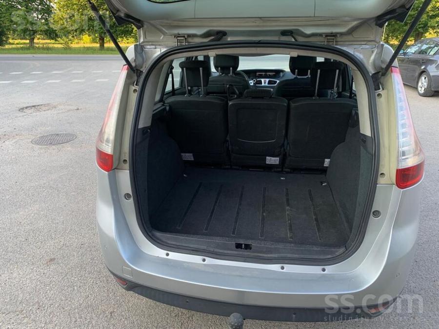 Grey Renault Grand Scenic 2009 in Ogre, with an engine capacity of 1.90 L and mileage of 466 thousand km for 3400 €, photo 11 on AUTOMOTO.COM.LV