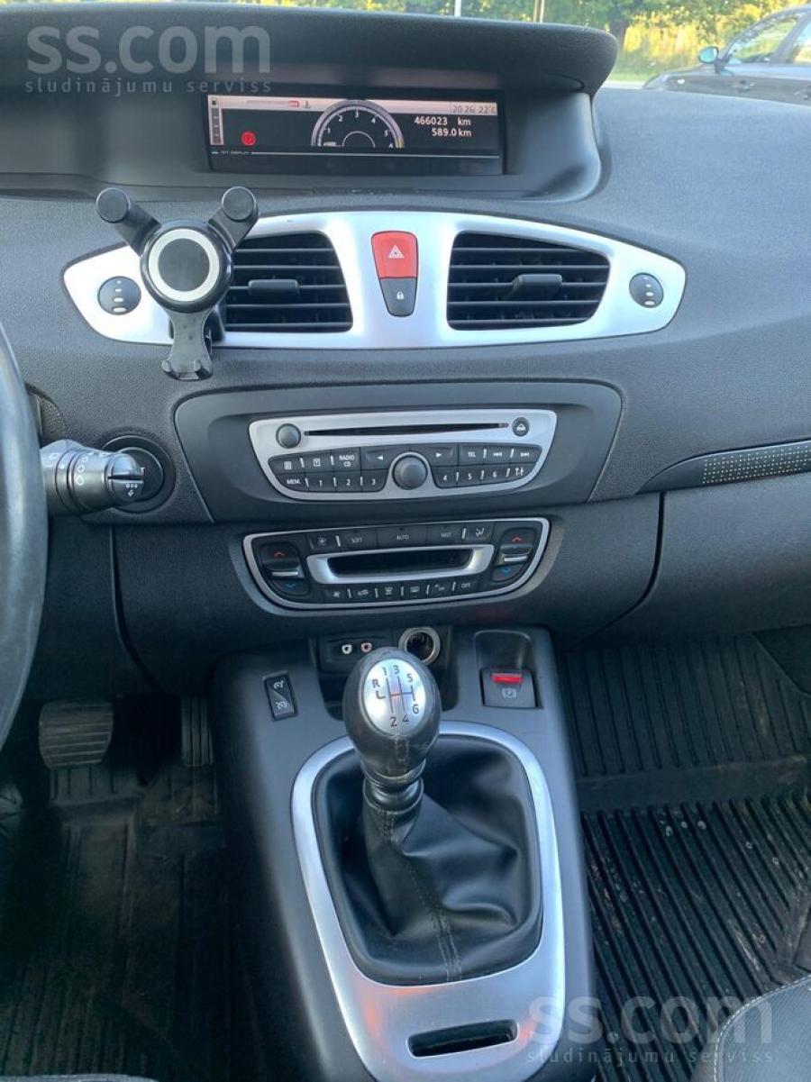 Grey Renault Grand Scenic 2009 in Ogre, with an engine capacity of 1.90 L and mileage of 466 thousand km for 3400 €, photo 12 on AUTOMOTO.COM.LV