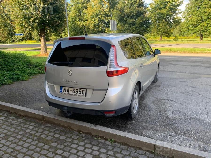 Grey Renault Grand Scenic 2009 in Ogre, with an engine capacity of 1.90 L and mileage of 467 thousand km for 3300 €, photo 4 on AUTOMOTO.COM.LV