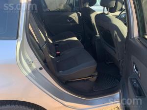 Grey Renault Grand Scenic 2009 in Ogre, with an engine capacity of 1.90 L and mileage of 467 thousand km for 3300 €, photo 9 on AUTOMOTO.COM.LV