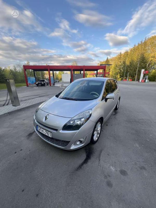 Grey Renault Grand Scenic 2010 in Anyksciai, with an engine capacity of 2.00 L and mileage of 188 thousand km for 2890 €, photo 1 on AUTOMOTO.COM.LV