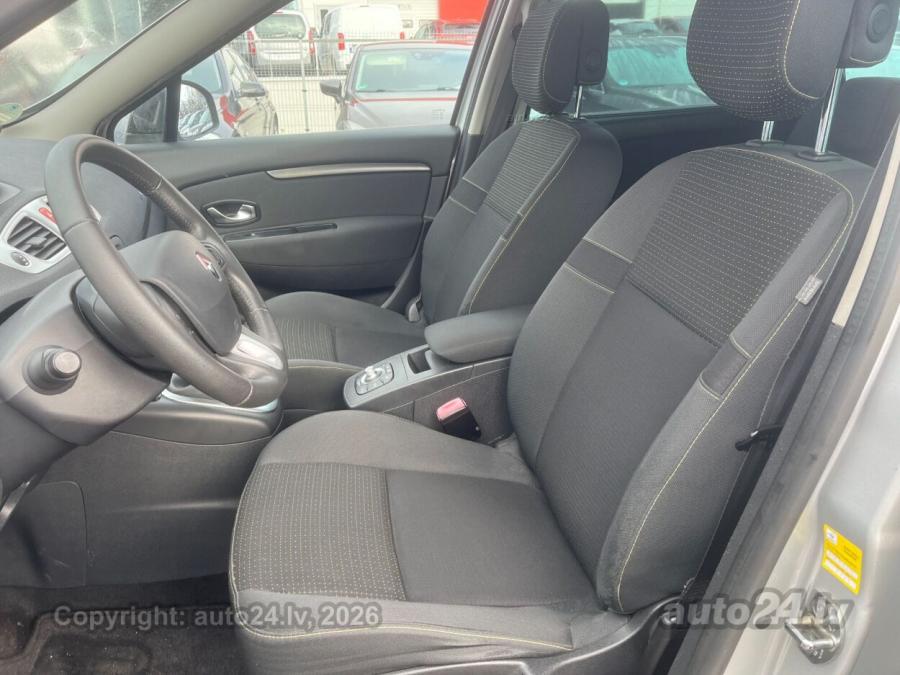 Pelēks Renault Grand Scenic 2010 Viljandi, ar dzinēja tilpumu 2.00 L un nobraukumu 168 tūkst. km par 4990 €, foto 6 vietnē AUTOMOTO.COM.LV