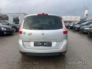 Pelēks Renault Grand Scenic 2010 Viljandi, ar dzinēja tilpumu 2.00 L un nobraukumu 168 tūkst. km par 4990 €, foto 13 vietnē AUTOMOTO.COM.LV
